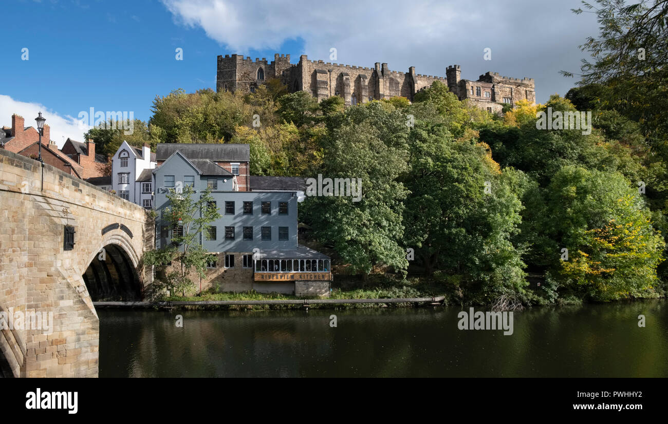 Durham Castle and the River Wear Stock Photo - Alamy