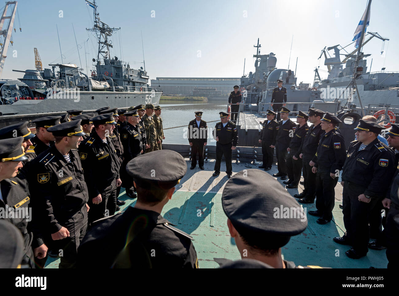 Russian navy officers hi-res stock photography and images - Alamy