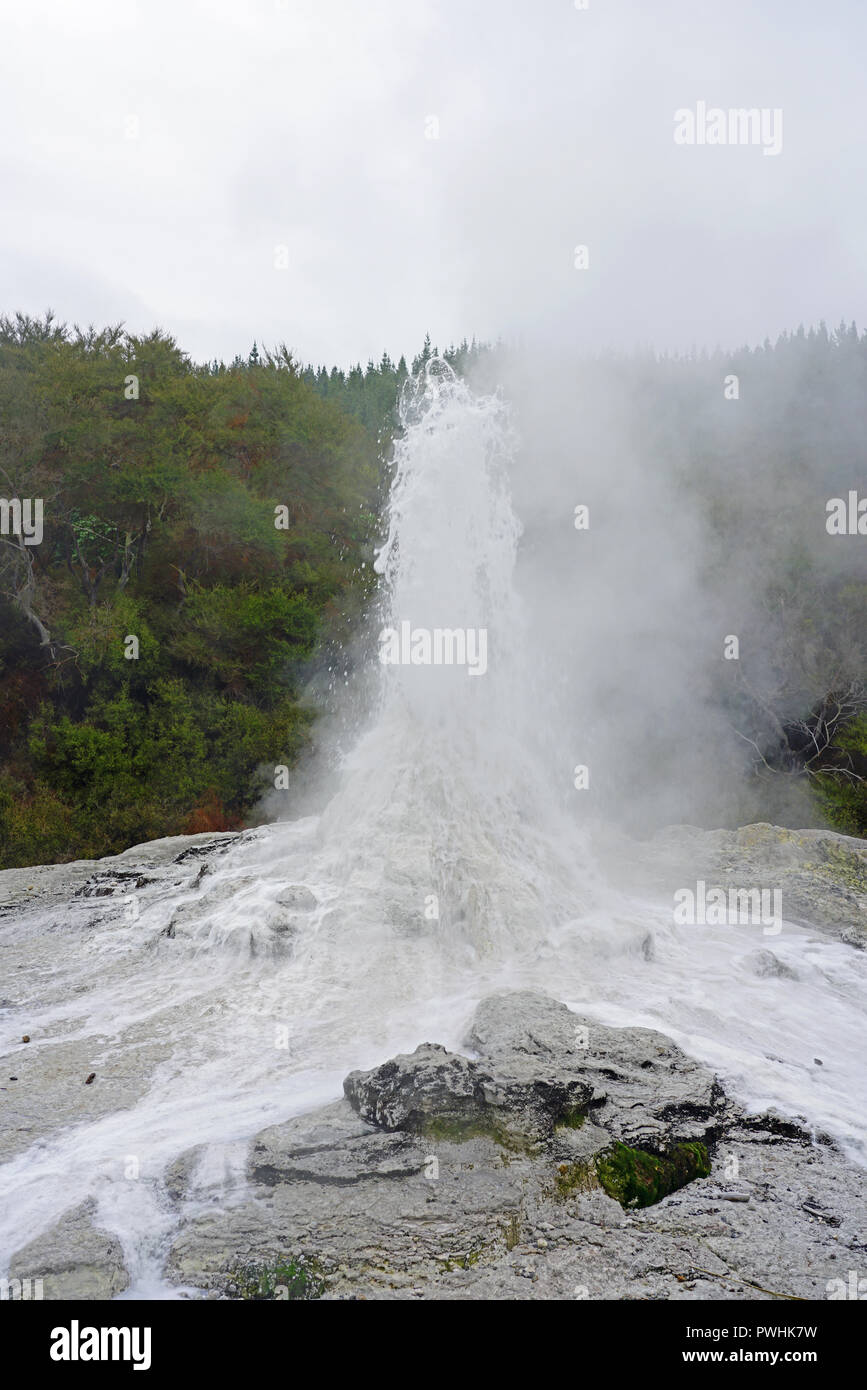 Taupo volcanic zone hi-res stock photography and images - Alamy