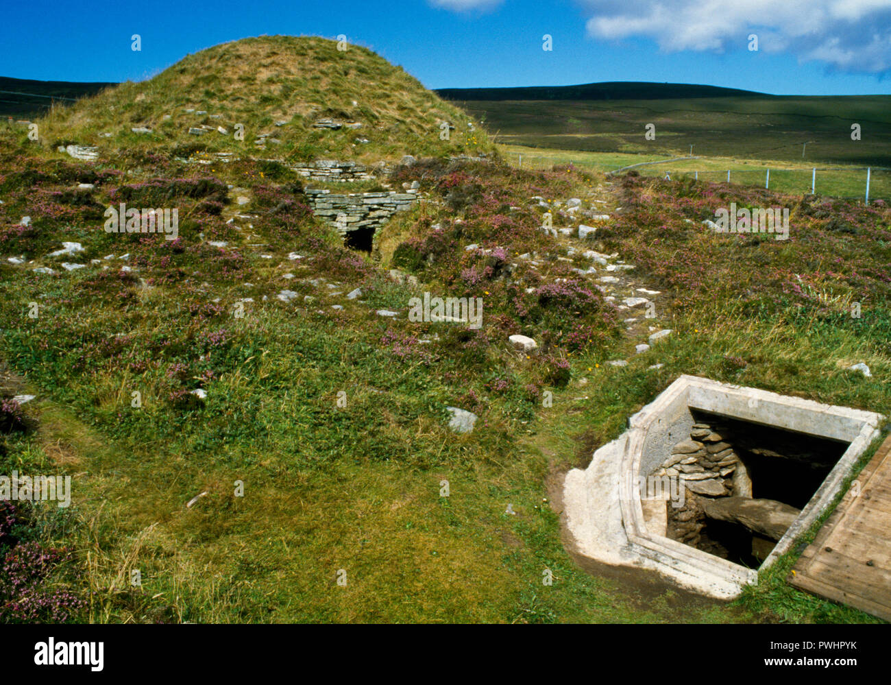 Twin level tomb hi-res stock photography and images - Alamy