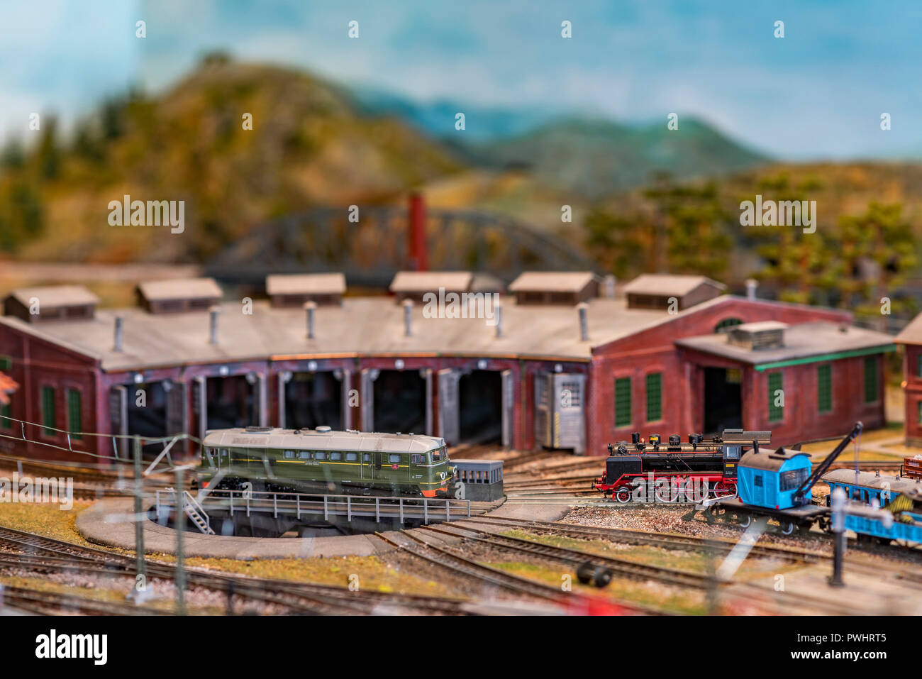 Replica Polish scenes and HO Scale model railroad built by Voytek Foik ...