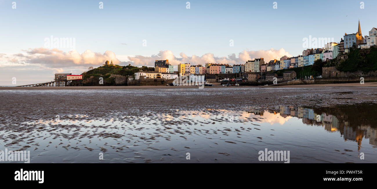 Tenby harbour sunset hi-res stock photography and images - Alamy
