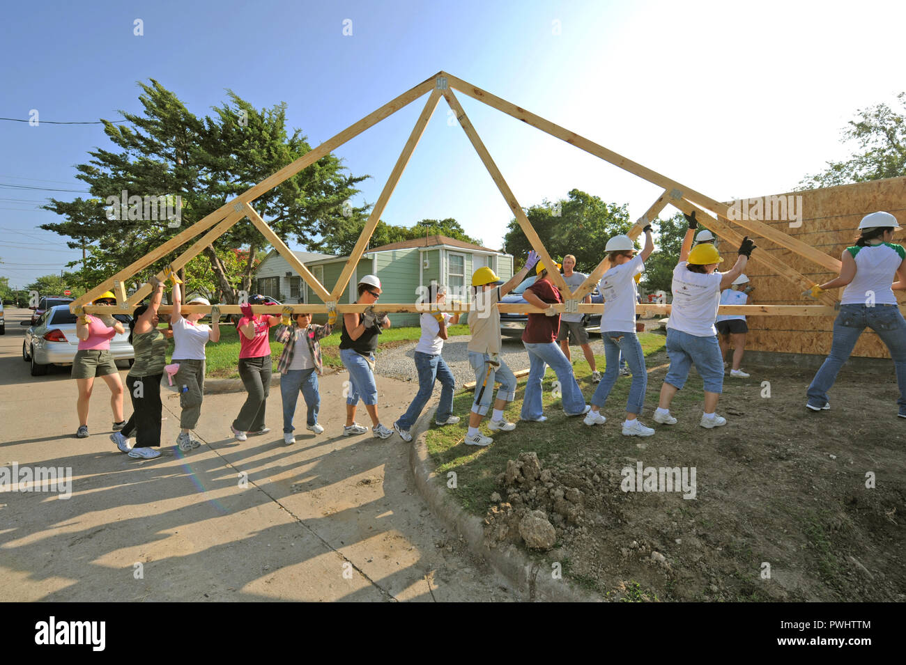 Women Carpenters, Women building homes Stock Photo - Alamy