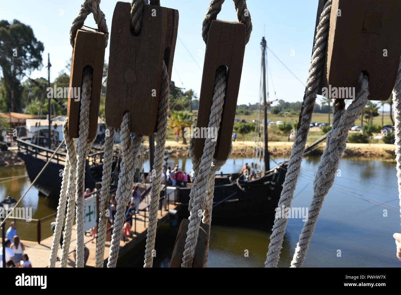 shroud tensioners, ship rigging, caravels Columbus replica Stock Photo ...