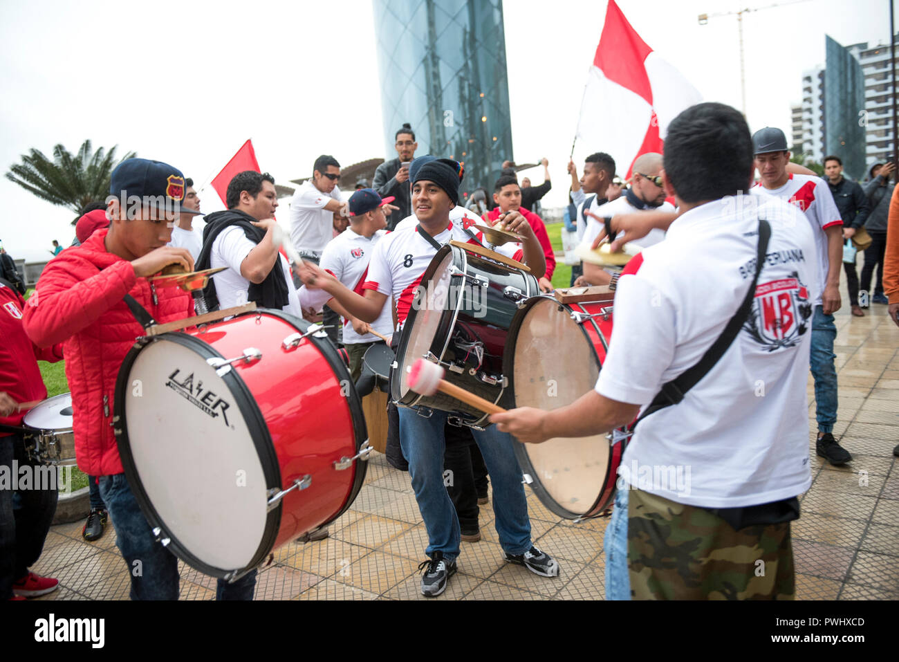 Peruvian team supporter hi-res stock photography and images - Alamy