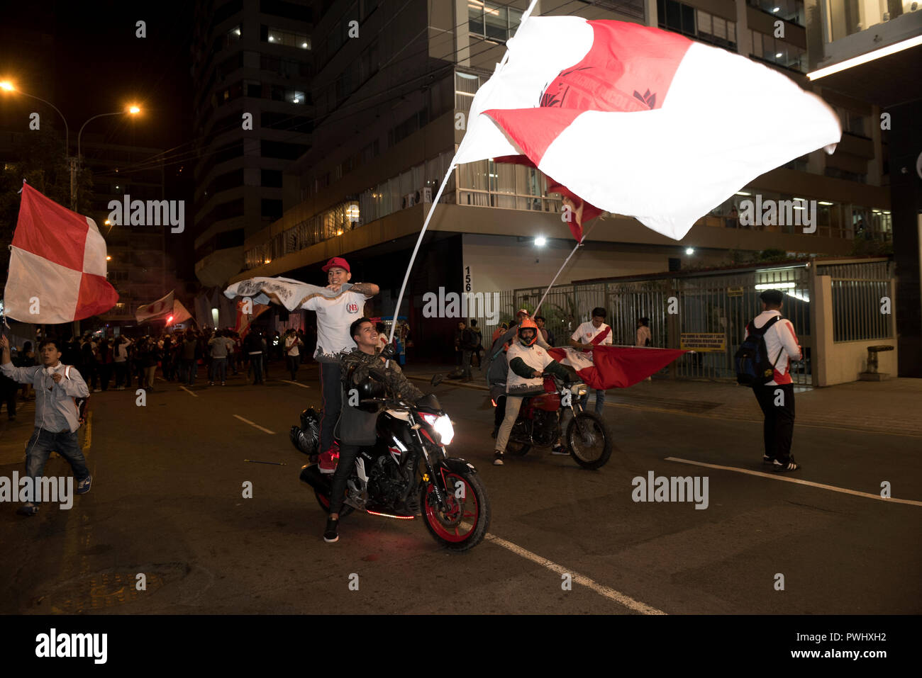 Fanaticism in Peru Peru vs. Chile Soccer Stock Photo - Alamy