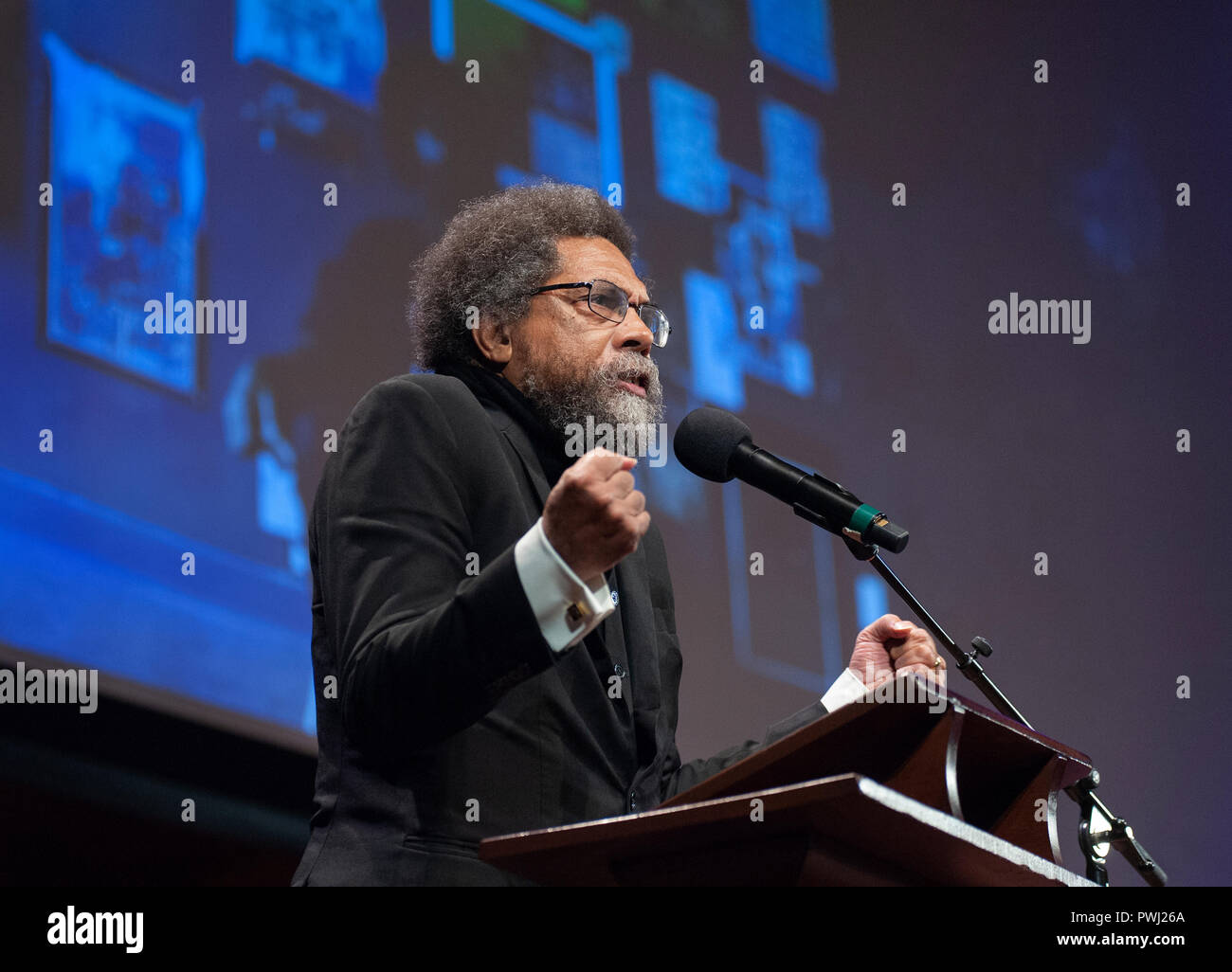Professor at harvard university hi-res stock photography and images - Alamy