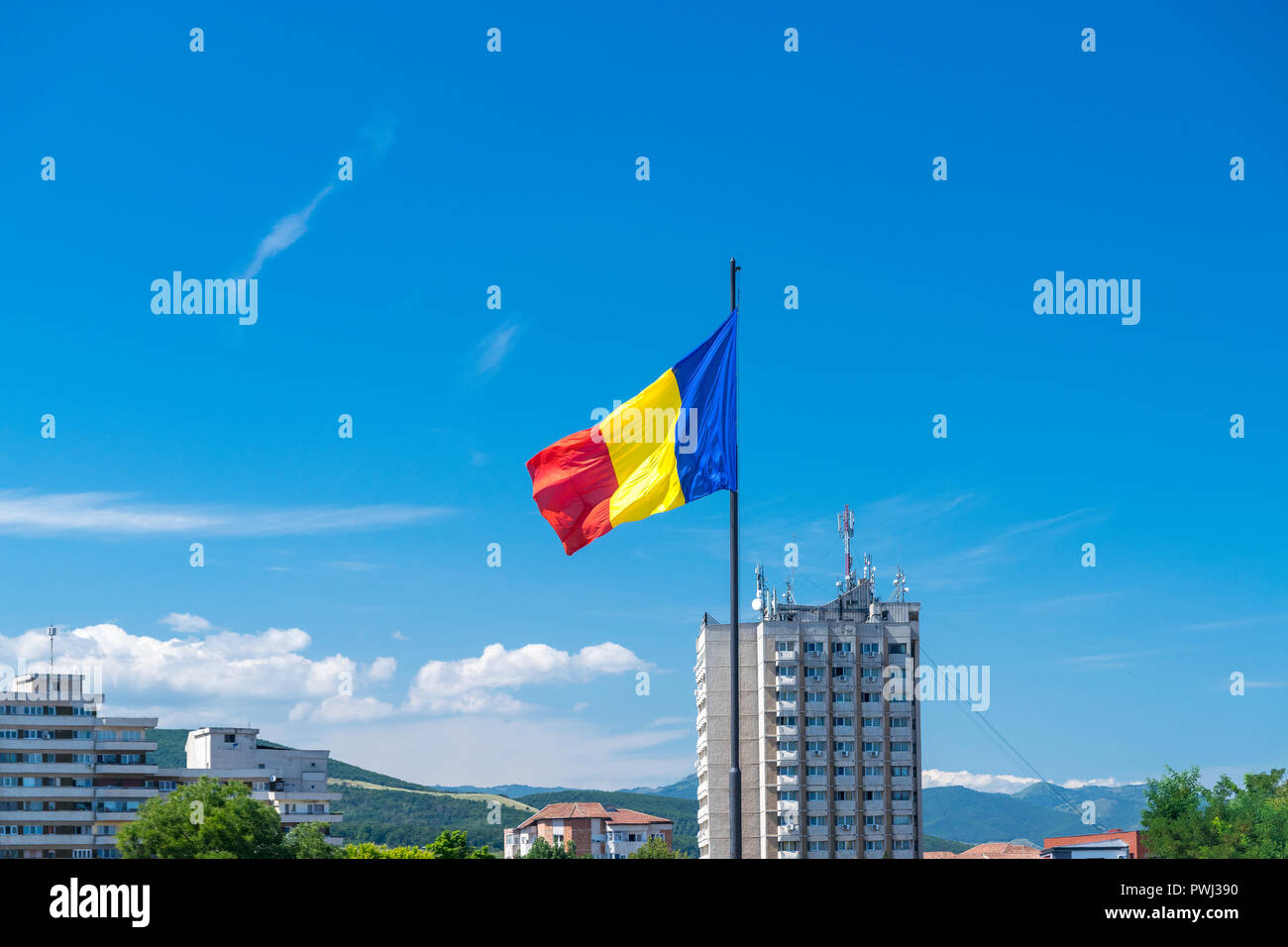 Flag of romania waving hi-res stock photography and images - Alamy