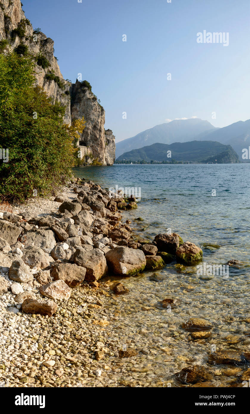 Shingle walls hi-res stock photography and images - Alamy