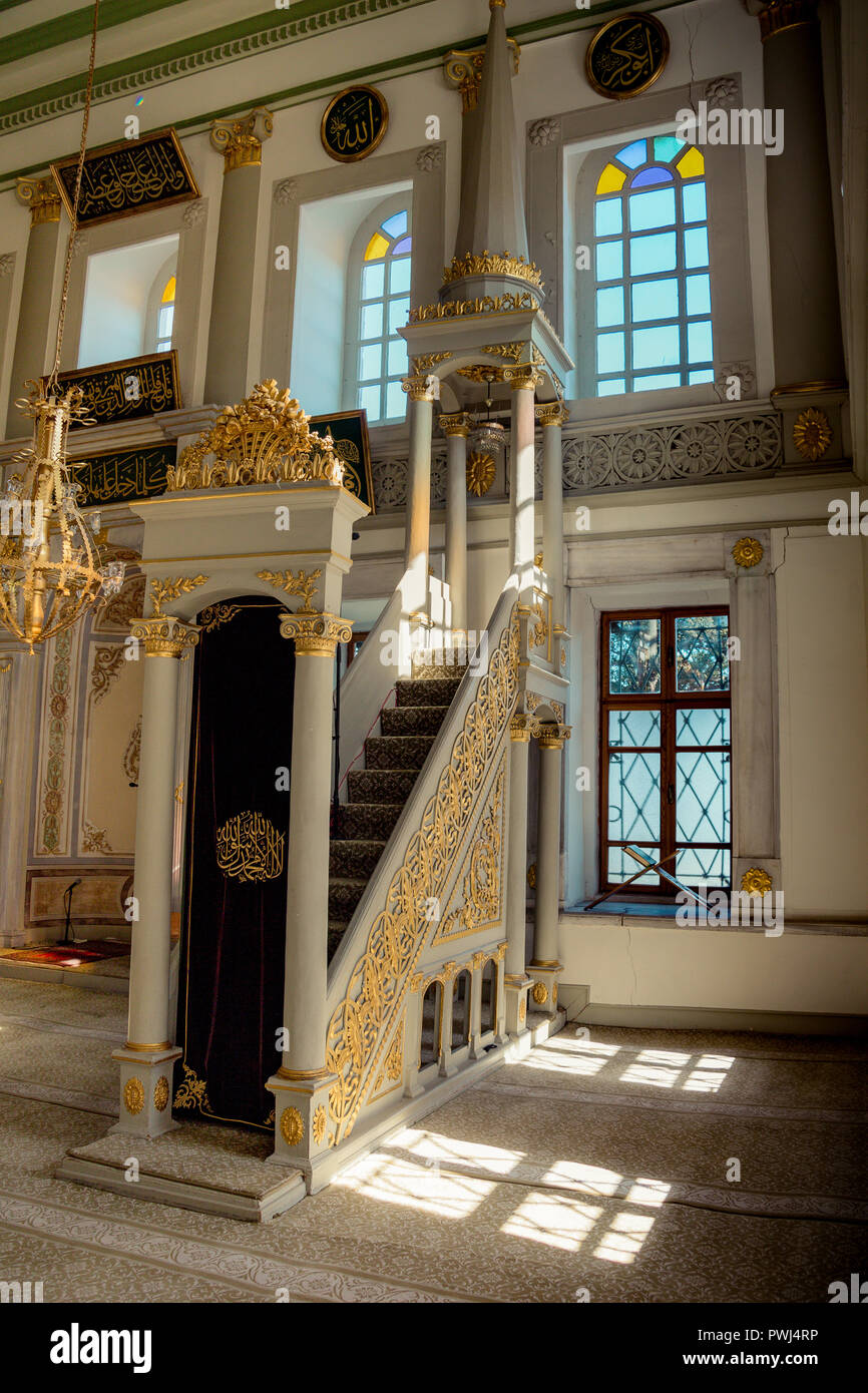 Marble minbar pulpit hi-res stock photography and images - Alamy