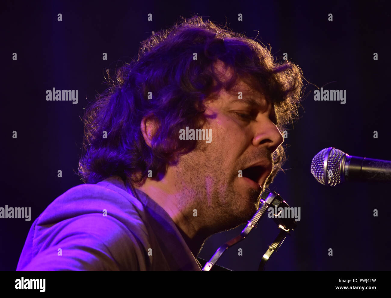 Scott matthews singer hi-res stock photography and images - Alamy