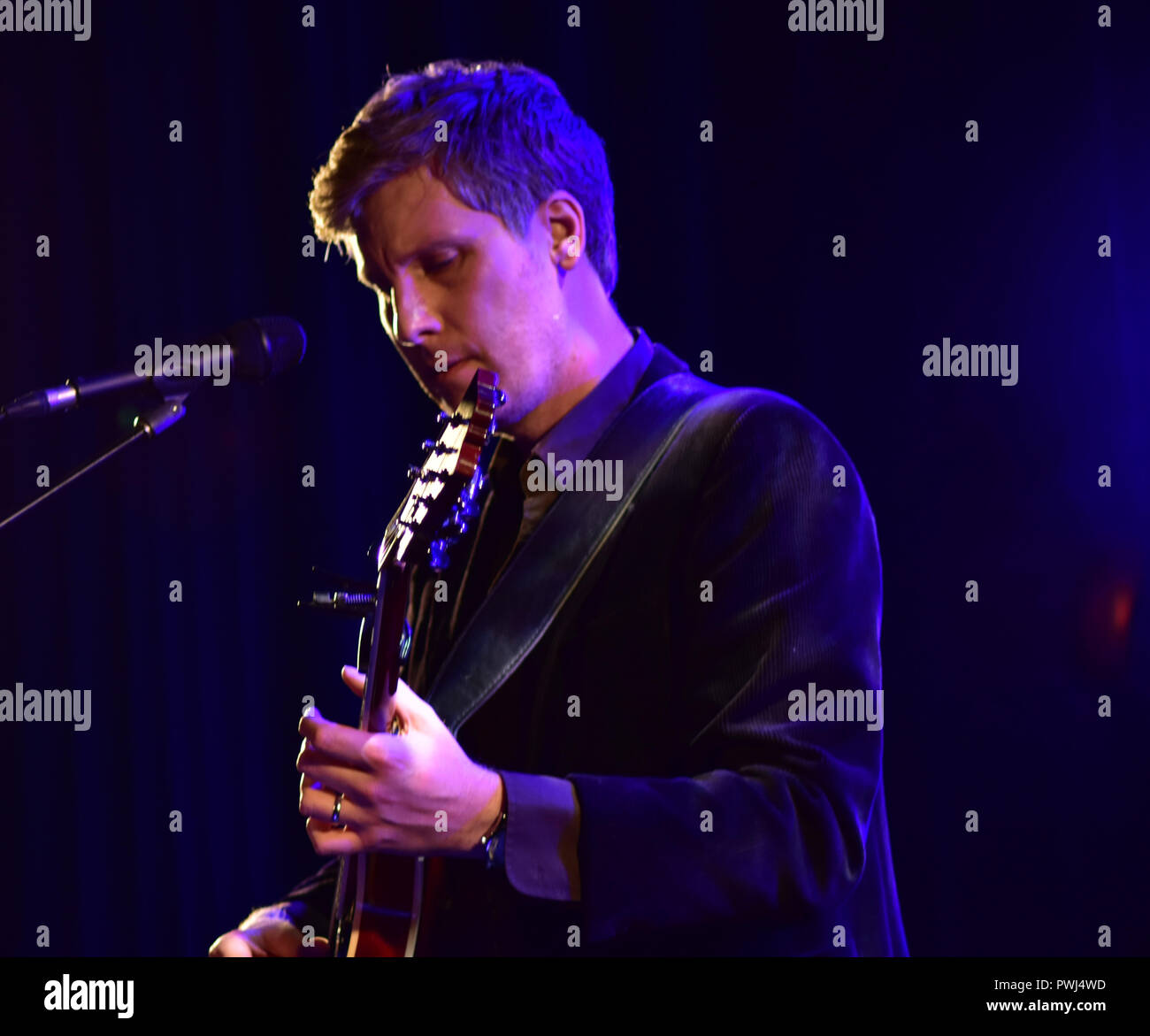 Scott matthews singer hi-res stock photography and images - Alamy
