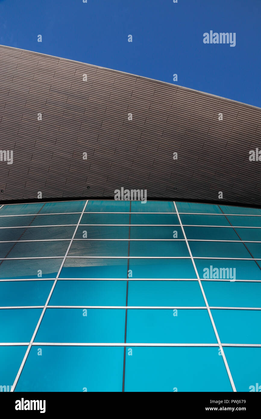 London aquatics centre exterior hi-res stock photography and images - Alamy