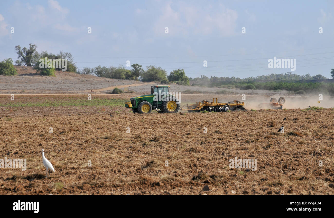 Till ploughs hi-res stock photography and images - Alamy