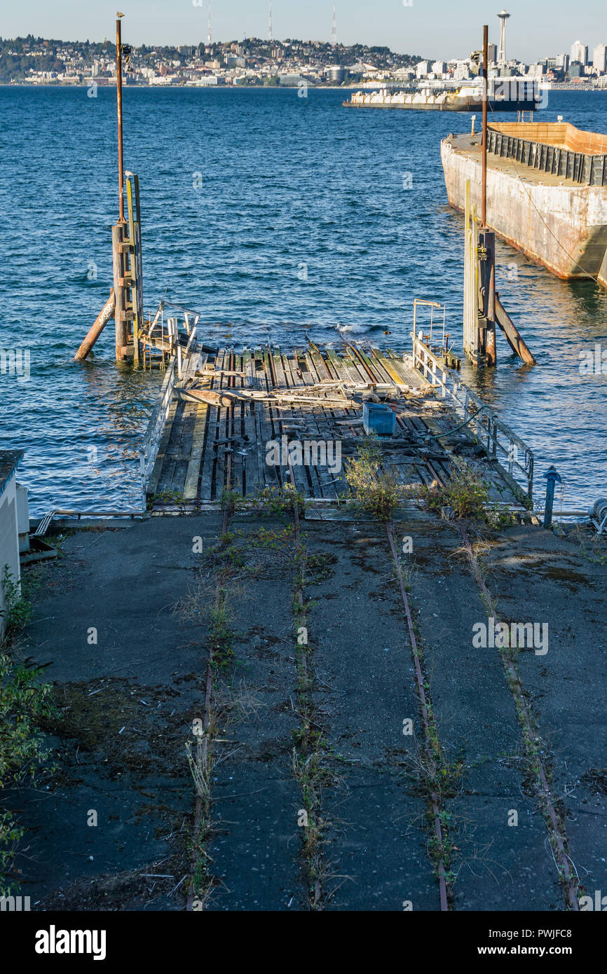 Rotting ships hi-res stock photography and images - Alamy