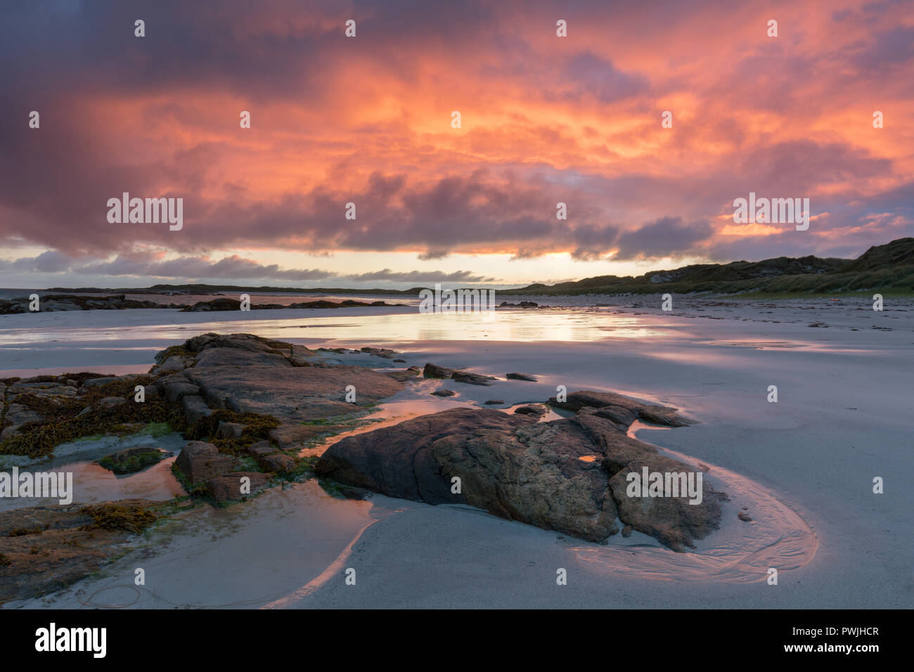 Sunset over Balranald beach, RSPB nature reserve, Isle of North Uist ...