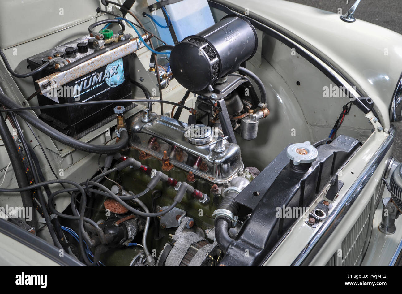 A series engine in a 1954 950cc Morris Minor convertible, British ...