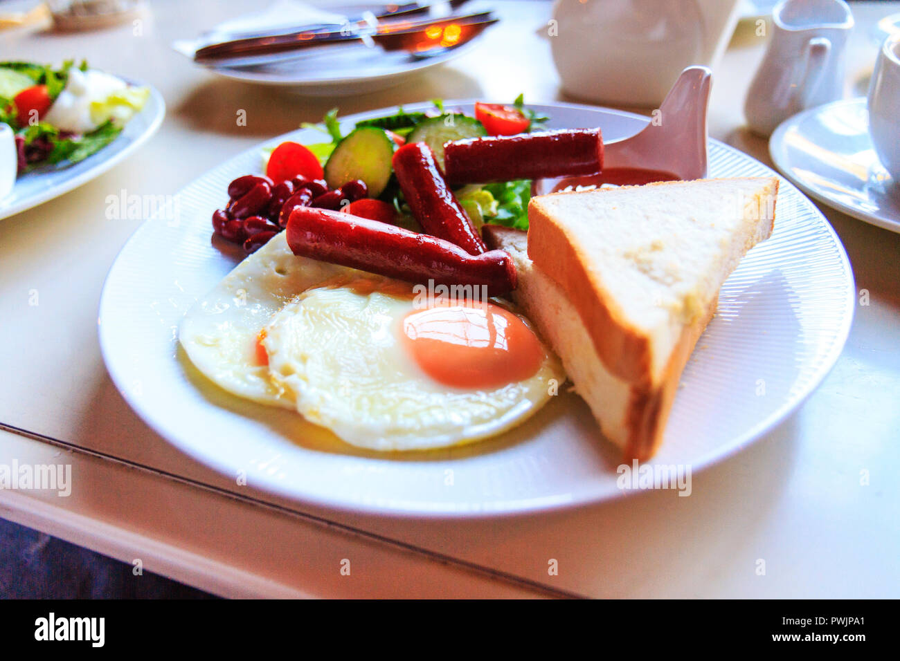 Full english breakfast plate hi-res stock photography and images - Alamy