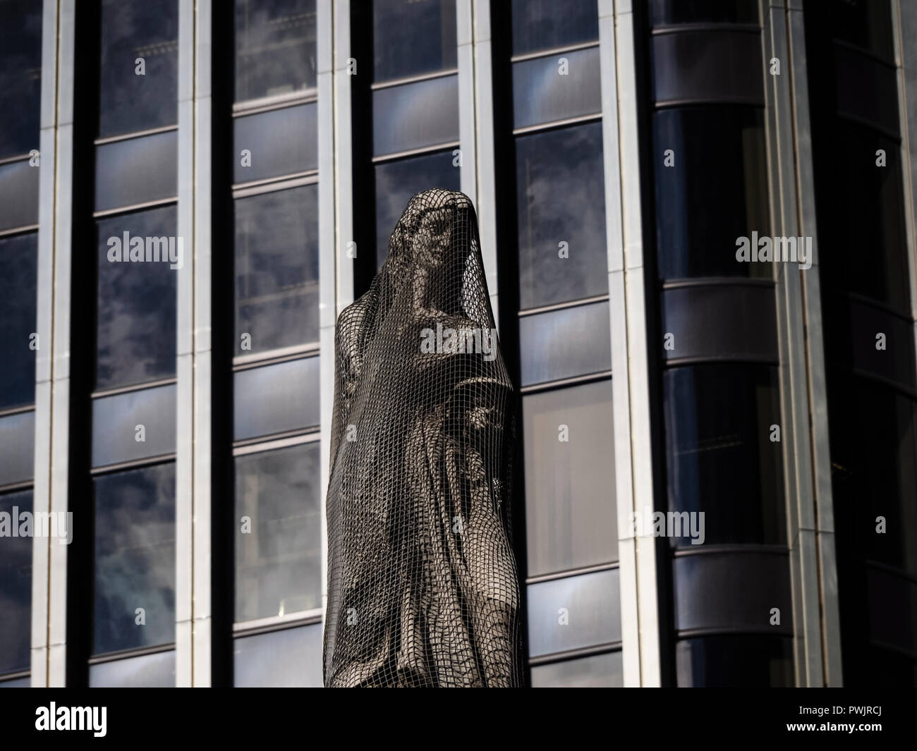 Veiled statue hi-res stock photography and images - Alamy