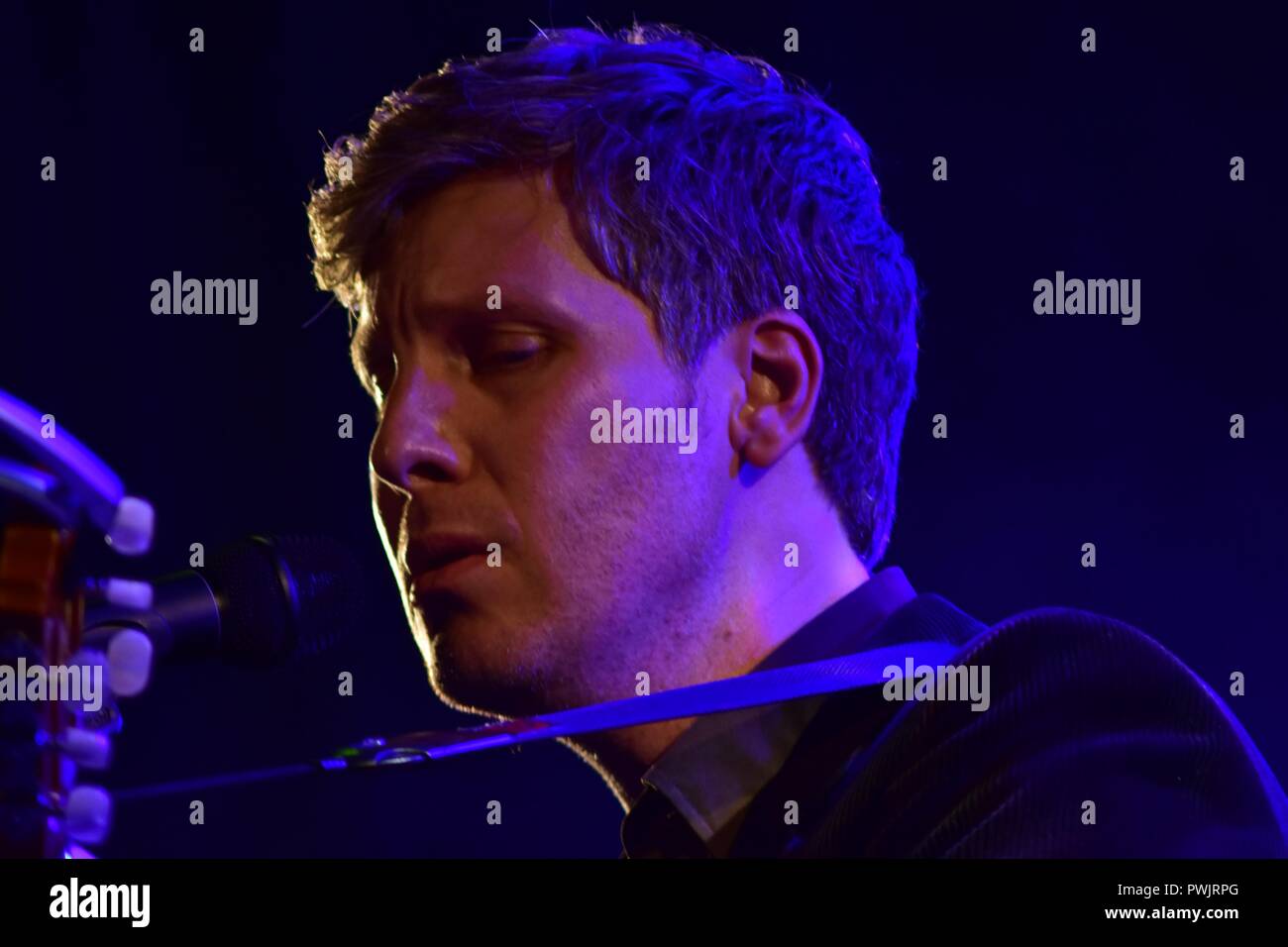 Scott matthews singer hi-res stock photography and images - Alamy