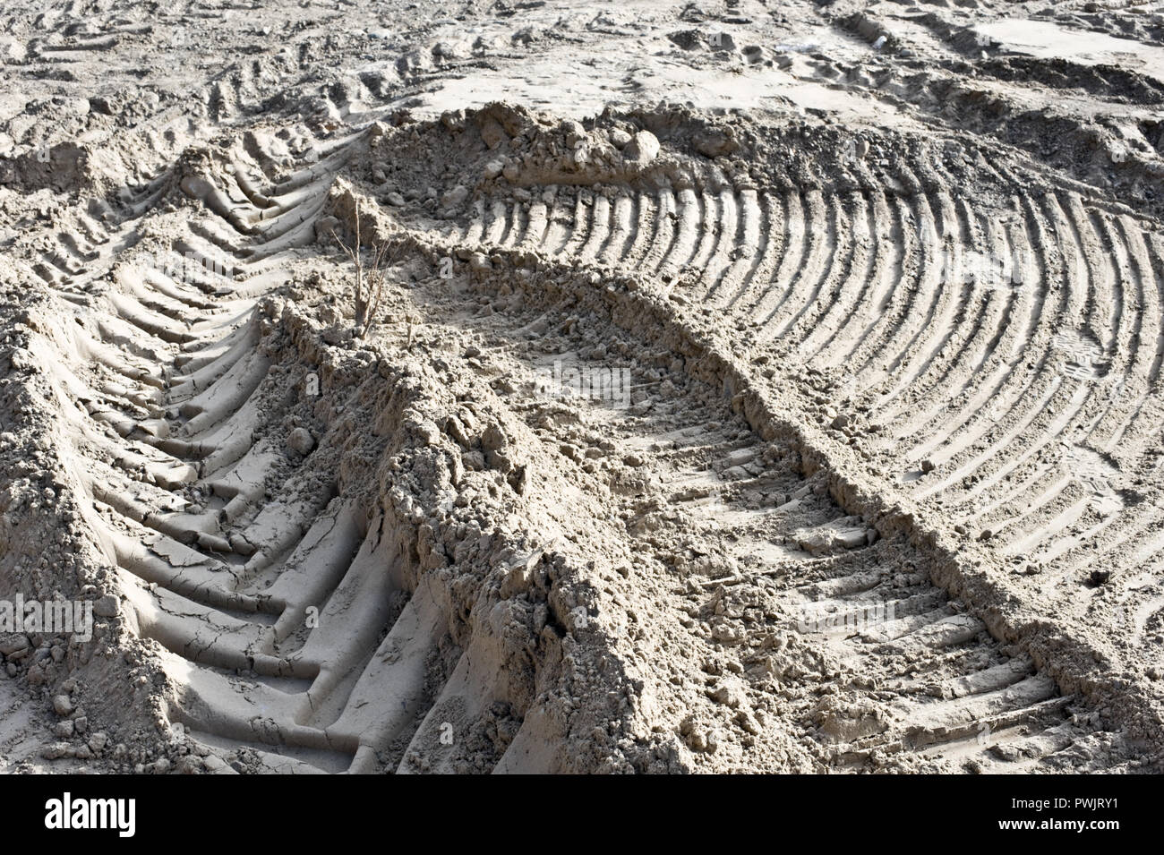 Bulldozer tracks hi-res stock photography and images - Alamy