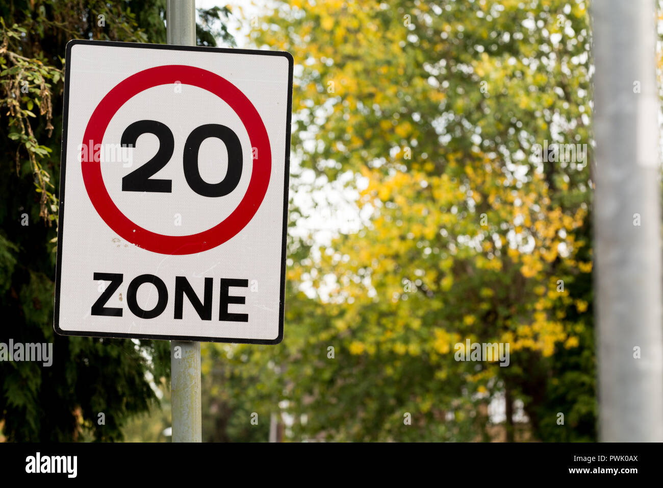 20 mph sign road sign traffic calming hi-res stock photography and ...