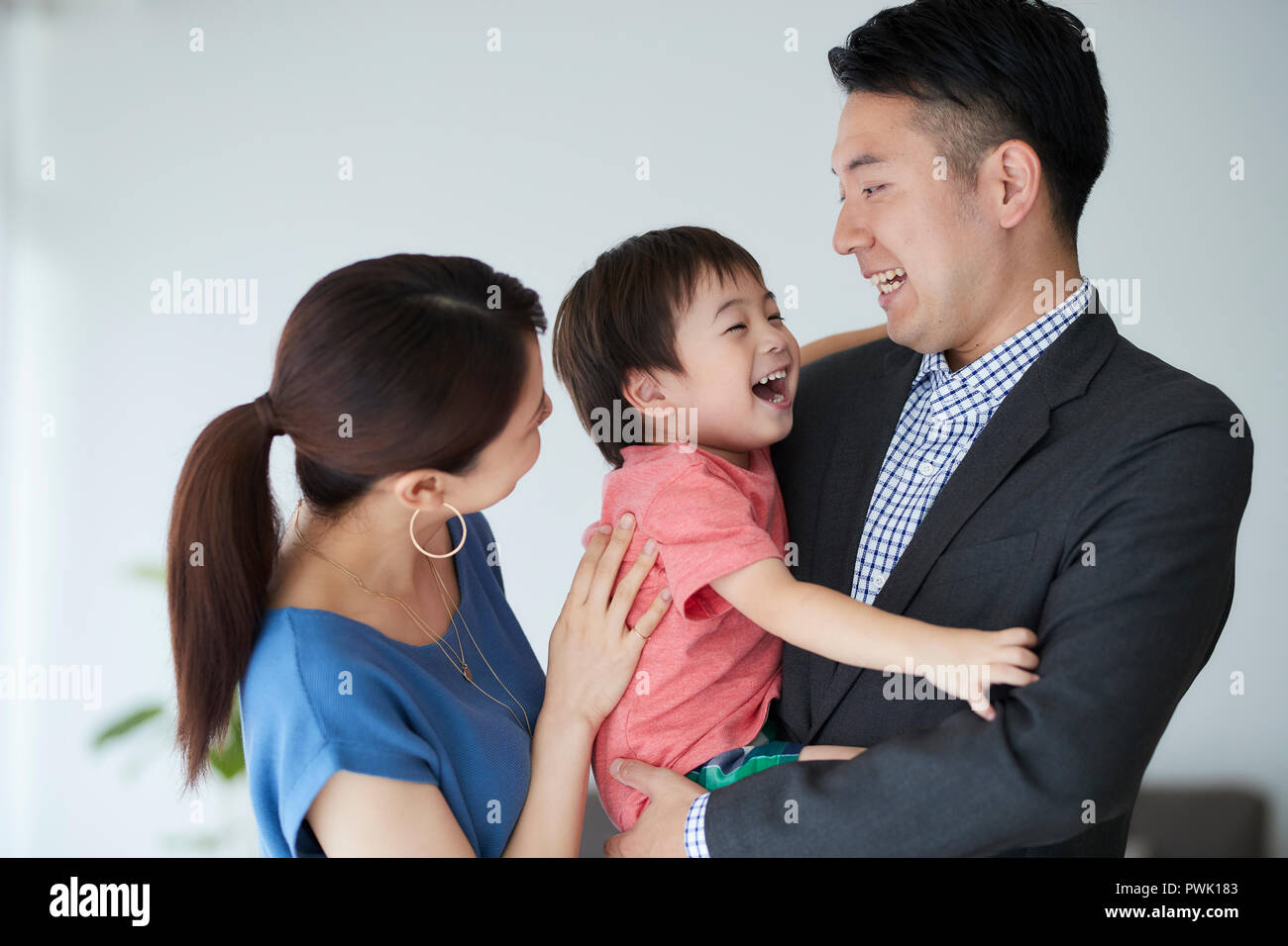 Japanese family hi-res stock photography and images - Alamy