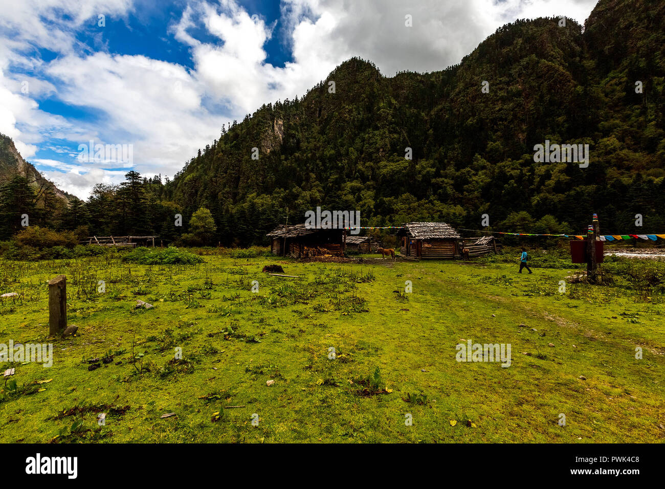 Yunnan, Yunnan, China. 16th Oct, 2018. Yunnan, CHINA-Meri Snow Mountain ...