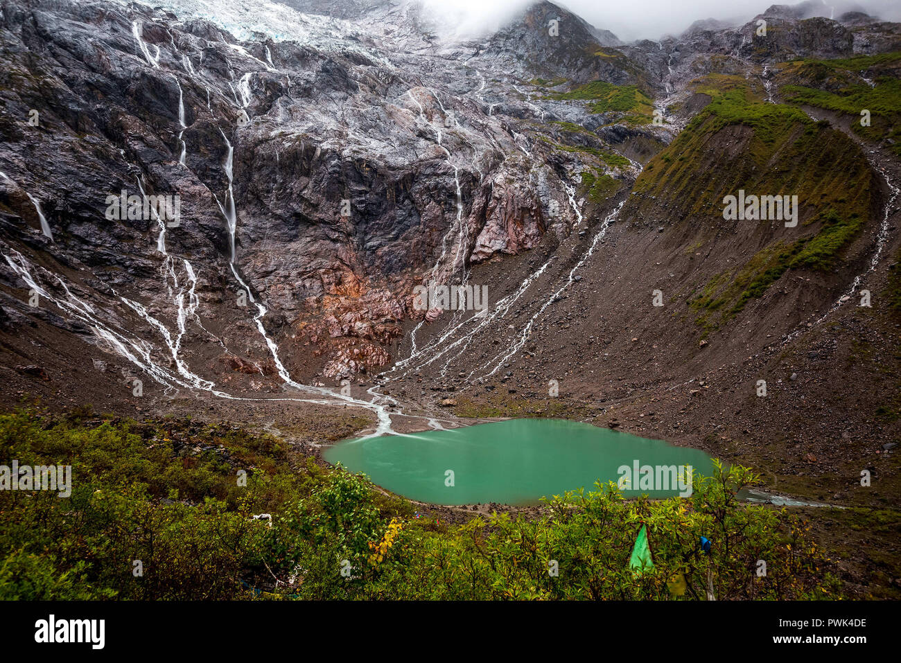 Yunnan, Yunnan, China. 16th Oct, 2018. Yunnan, CHINA-Meri Snow Mountain ...