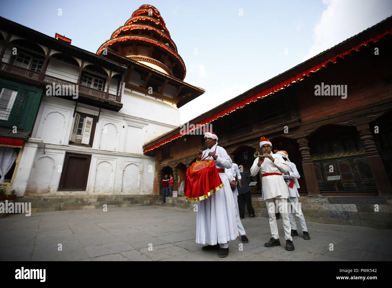 Kathmandu, Nepal. 16th Oct, 2018. Nepalese priests take part in the ...