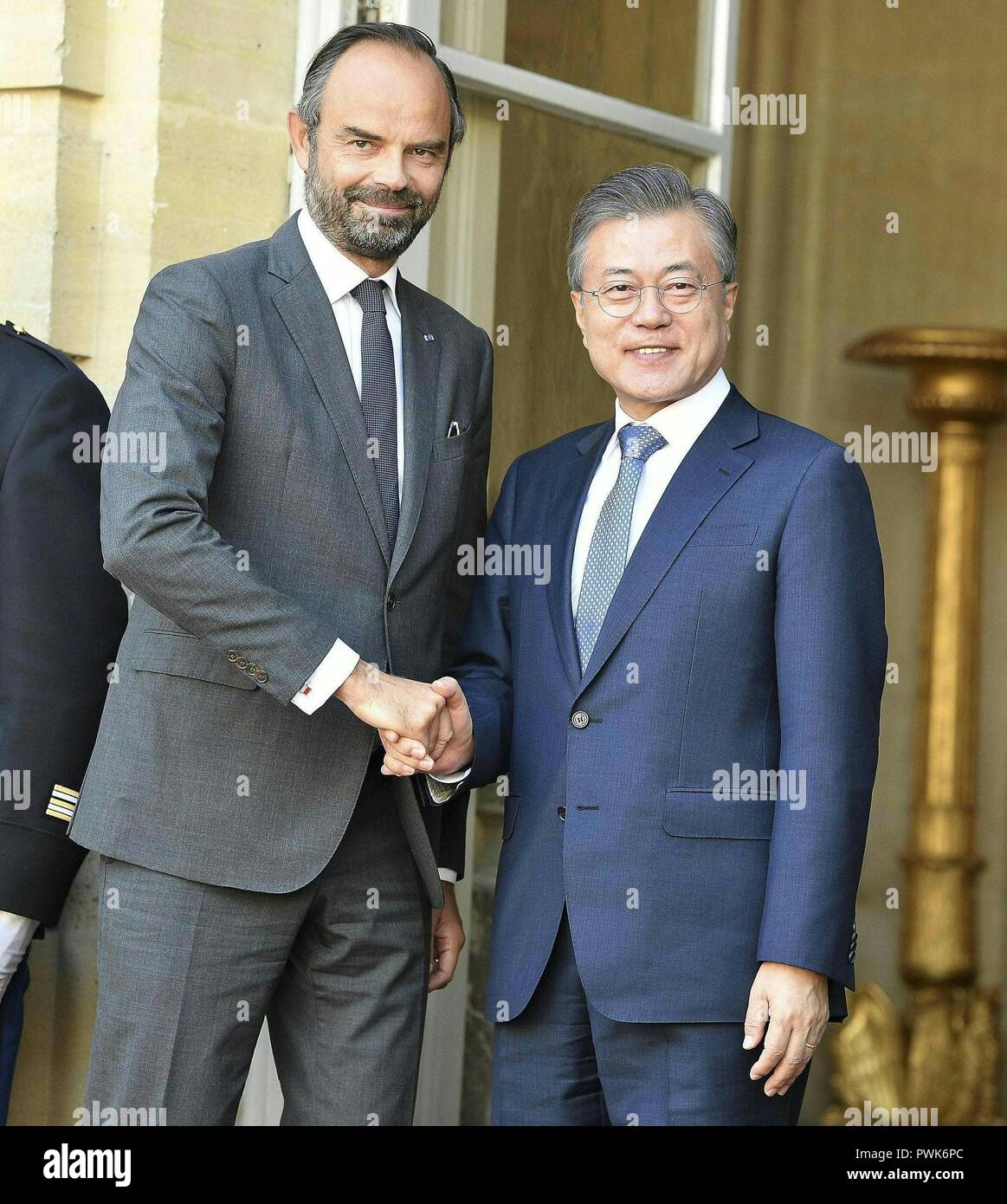 (181016) -- PARIS, Oct. 16, 2018 (Xinhua) -- Visiting South Korean ...