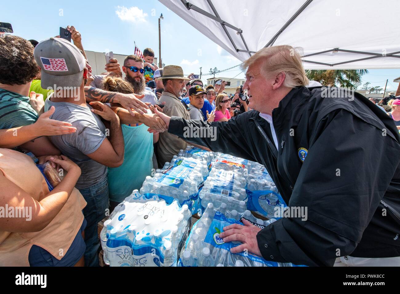 Melania trump flotus hat hi-res stock photography and images - Alamy