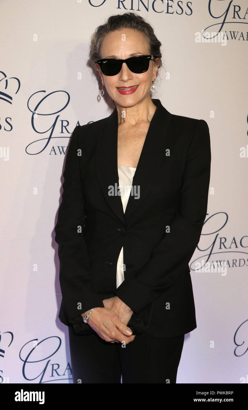 New York City, New York, USA. 16th Oct, 2018. Actress BEBE NEUWIRTH ...