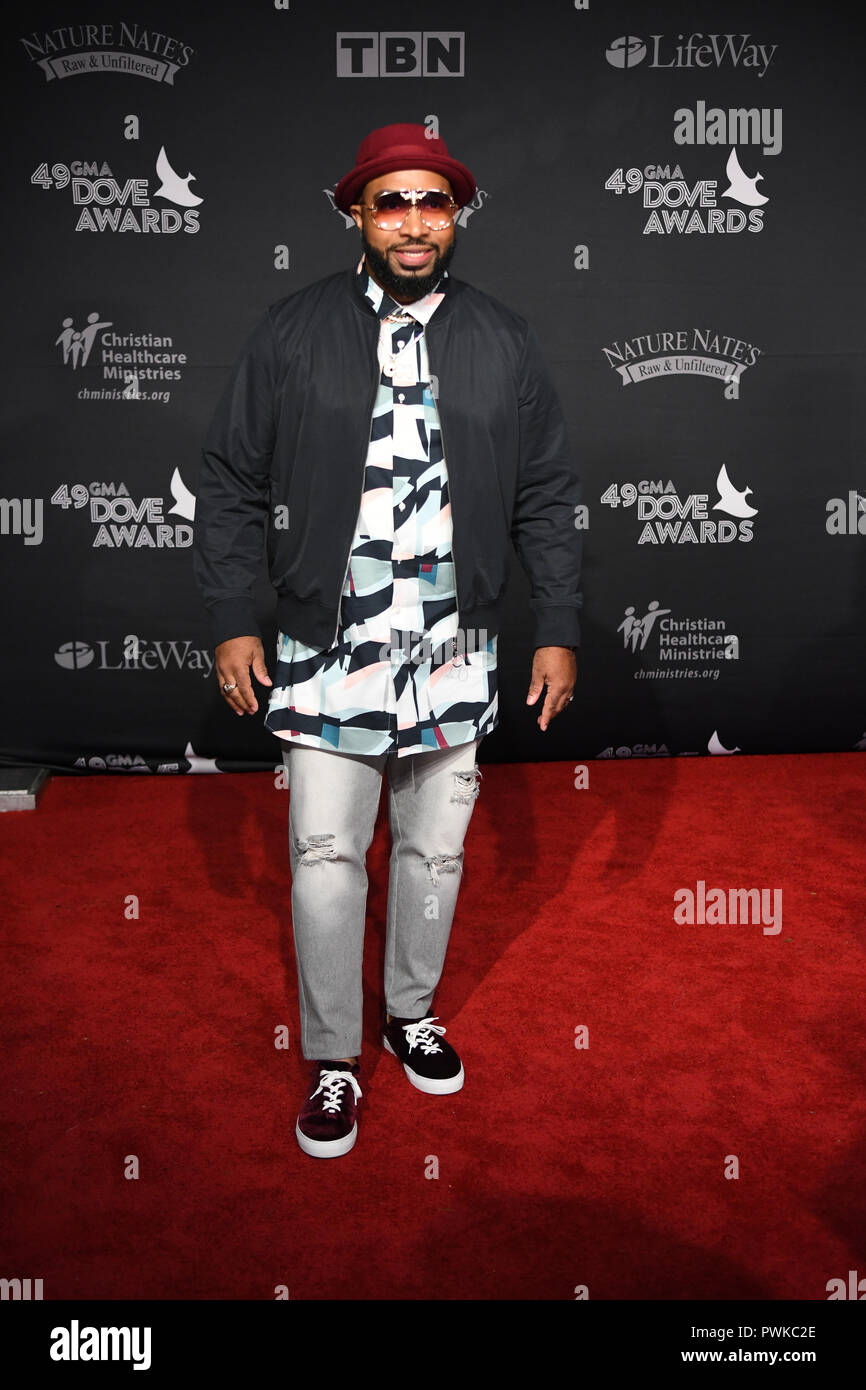 Nashville, USA. 16th Oct 2018. Loren Hill On the red carpet at the 49th ...