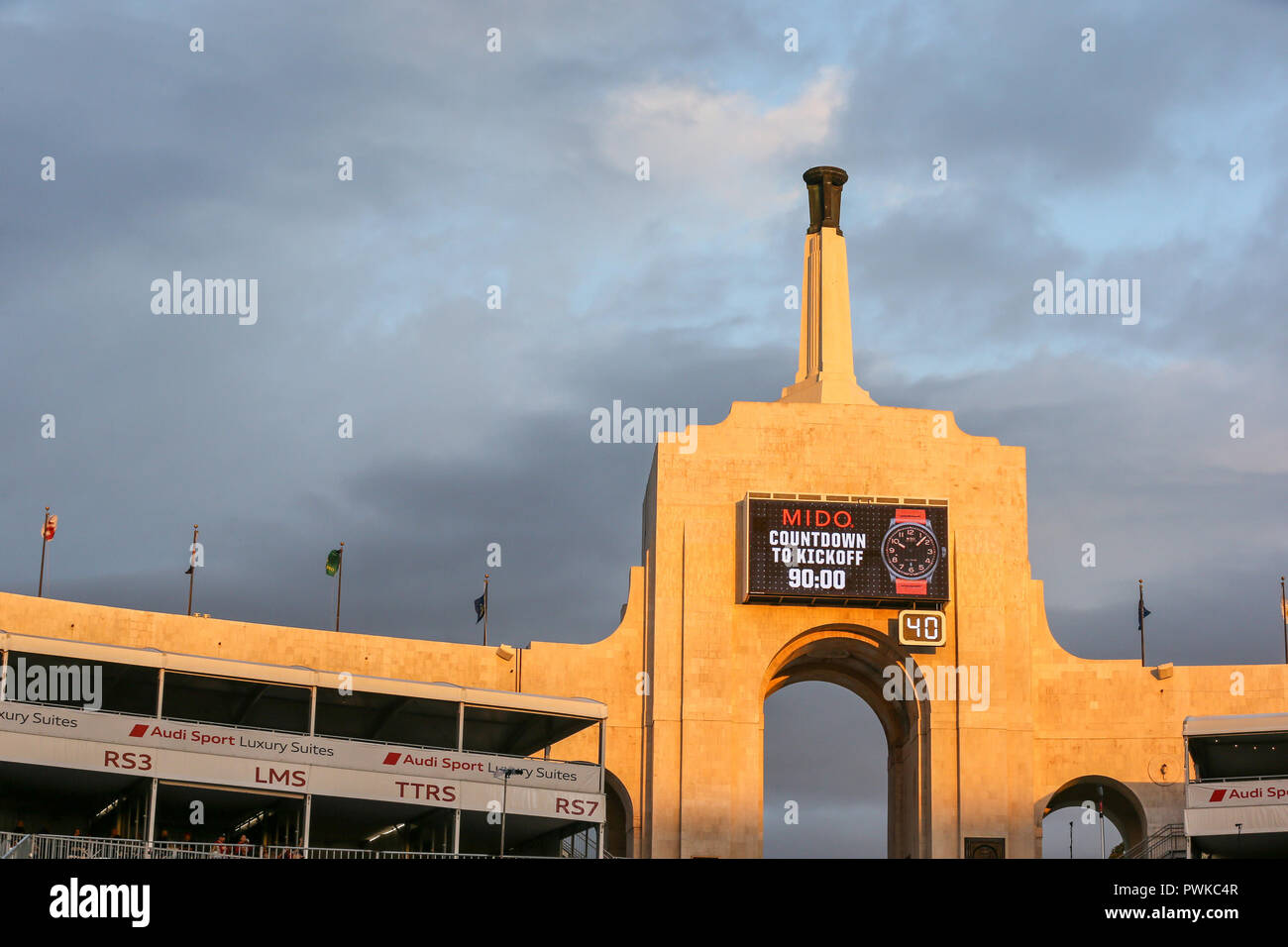 Usc trojans memorial football 2018 hi-res stock photography and images ...