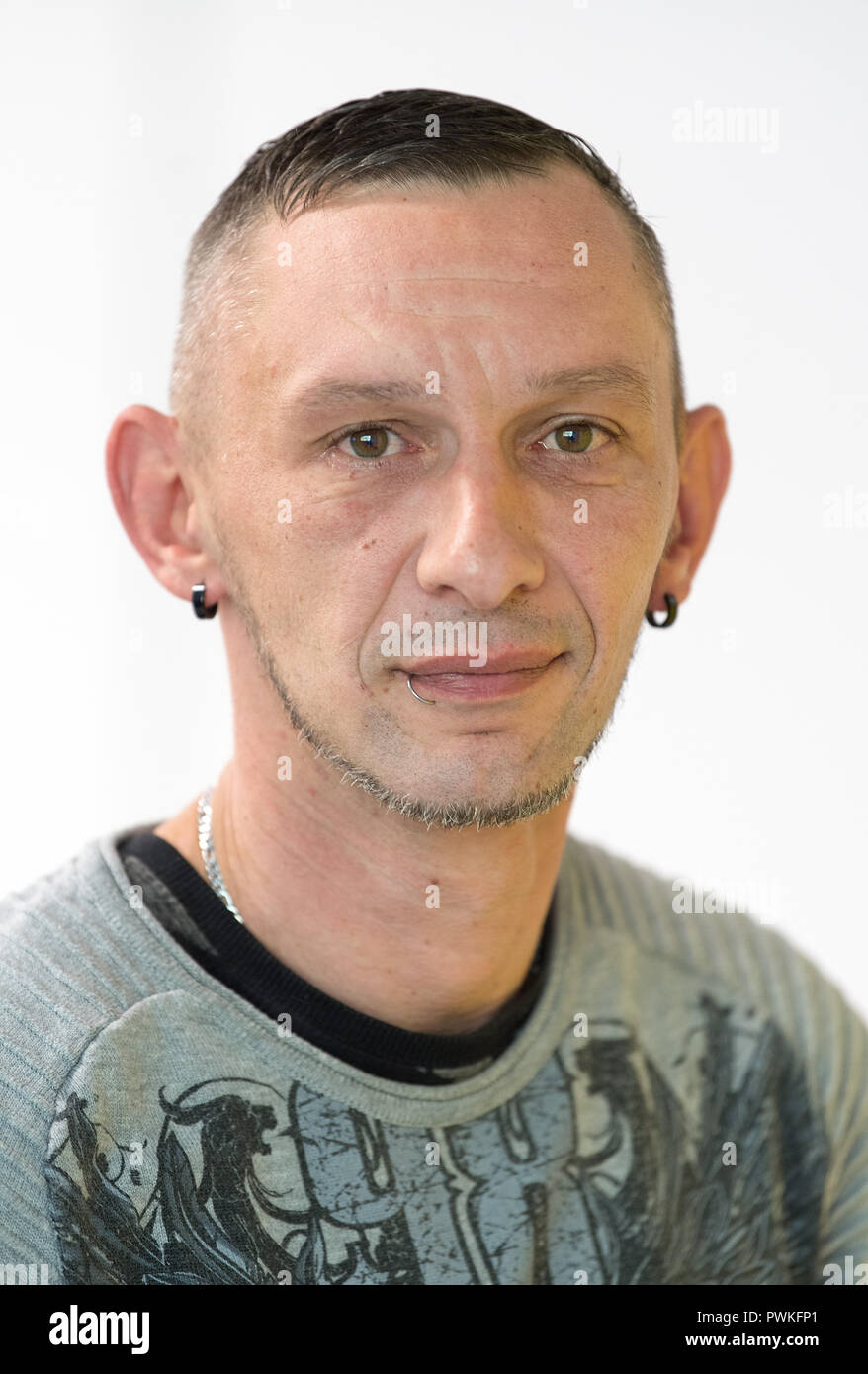 Dresden, Saxony. 17th Oct, 2018. Construction worker Robert Neßler ...