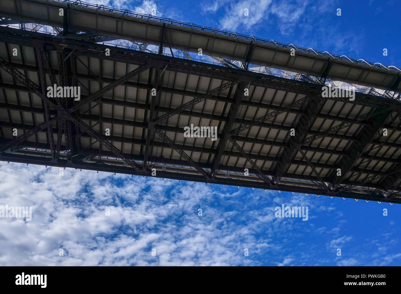 Beam beams girder girders hi-res stock photography and images - Alamy