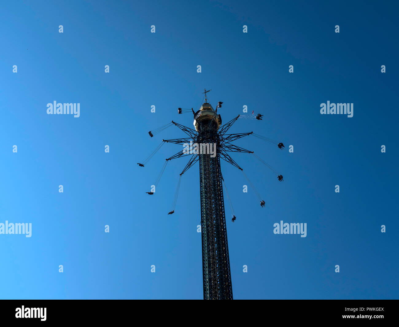 Disneyland carousel hi-res stock photography and images - Alamy