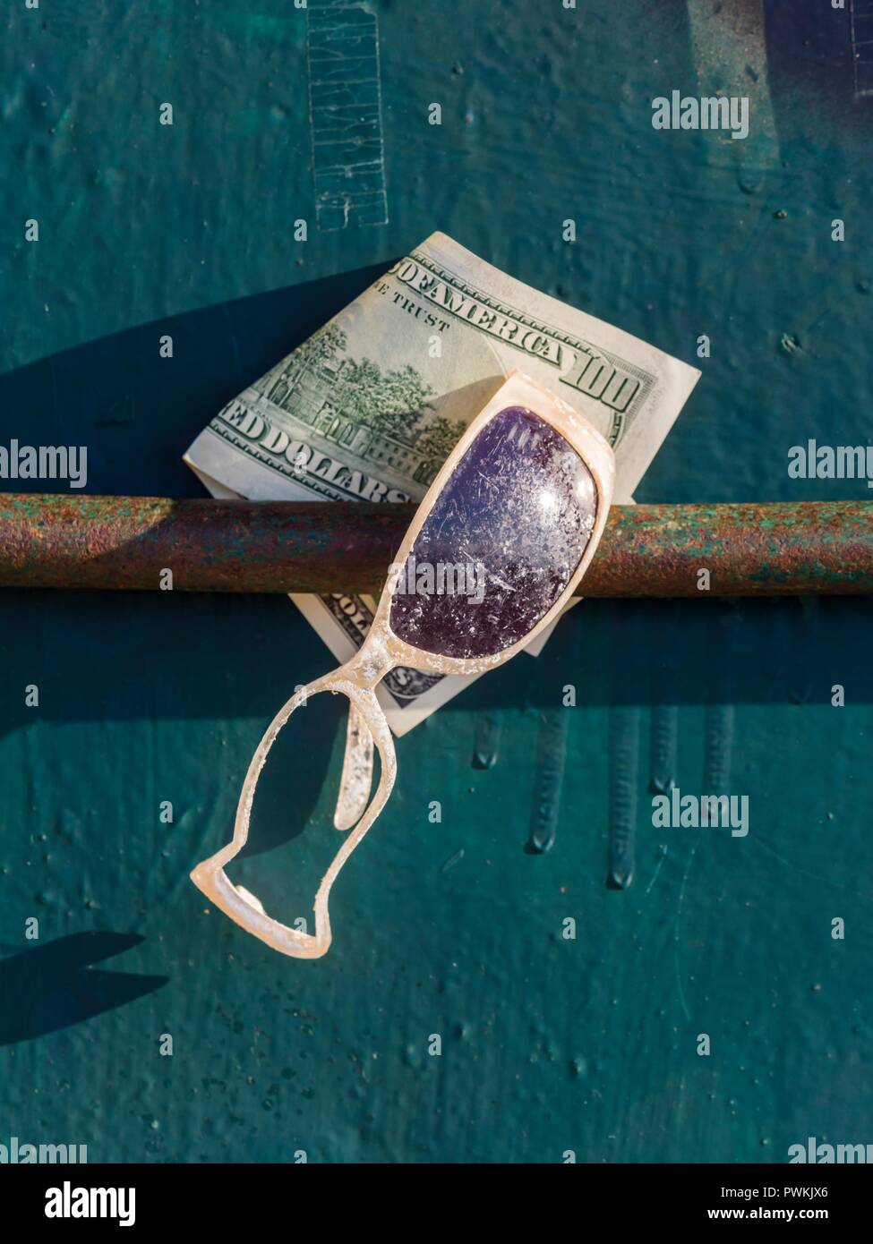 Remaining money hi-res stock photography and images - Alamy
