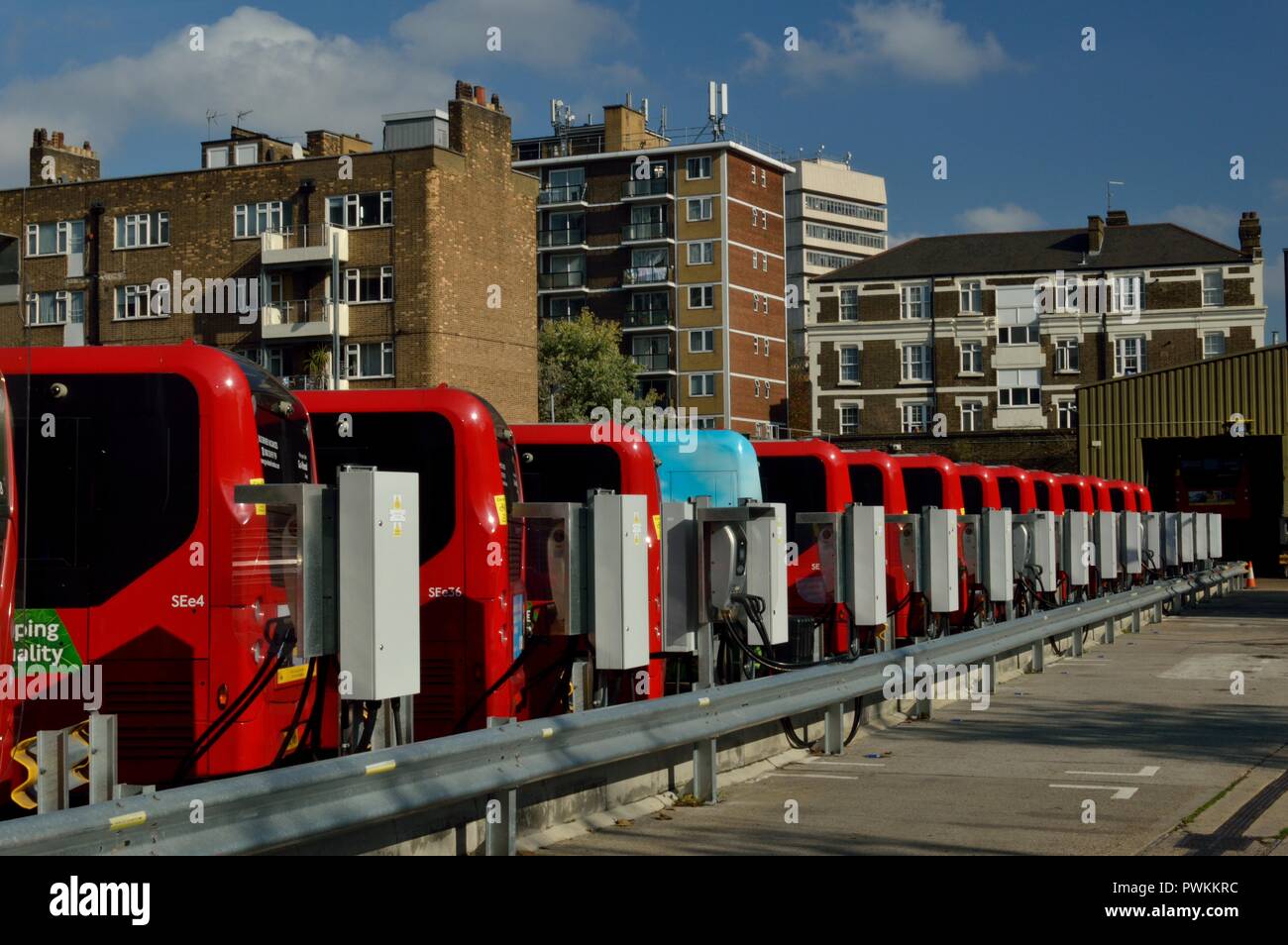 Row of london buses hi-res stock photography and images - Alamy