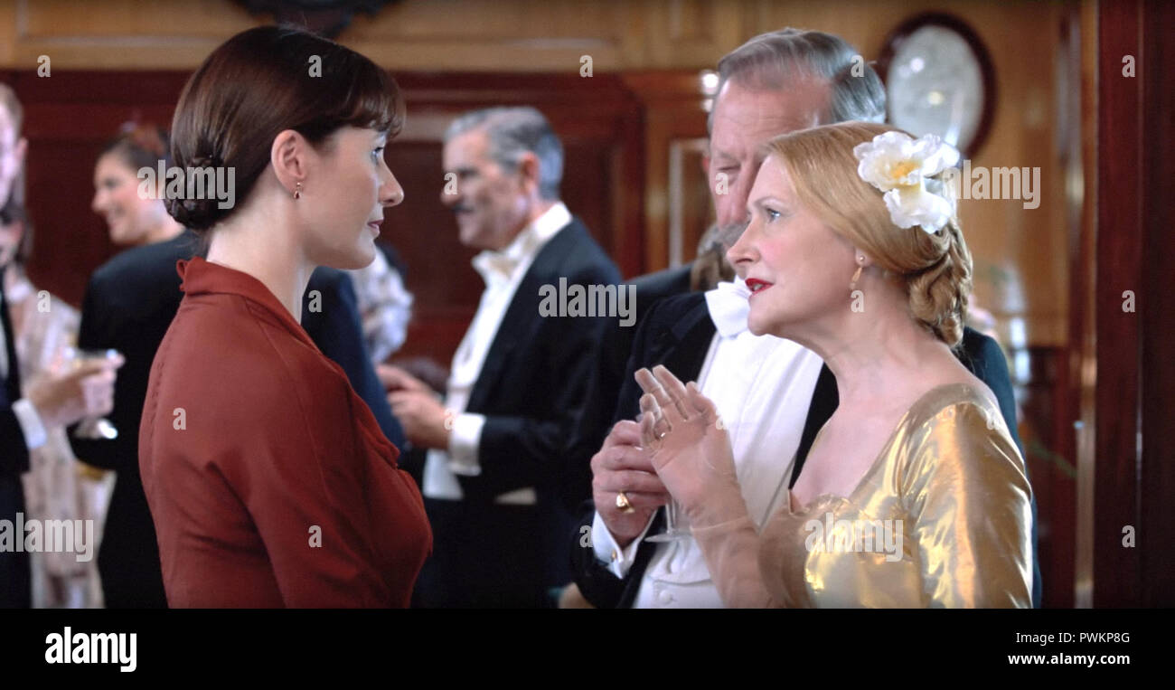 THE BOOKSHOP, (l to r), Emily Mortimer, Patricia Clarkson, 2017 ...