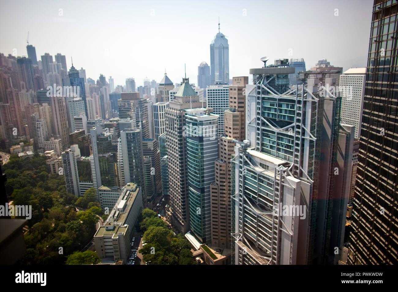 Small and tall buildings hi-res stock photography and images - Alamy