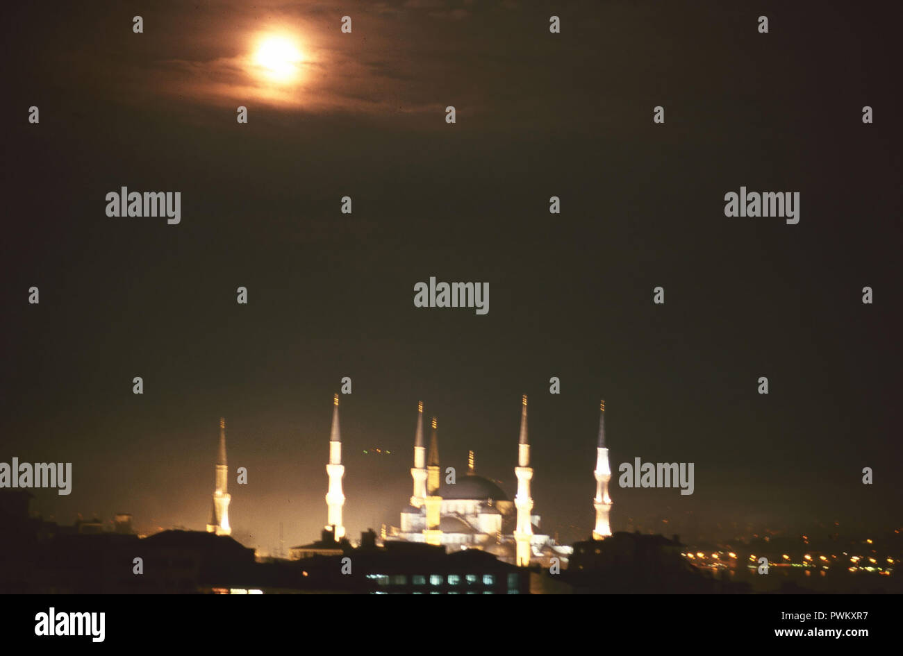 Blue mosque night hi-res stock photography and images - Alamy