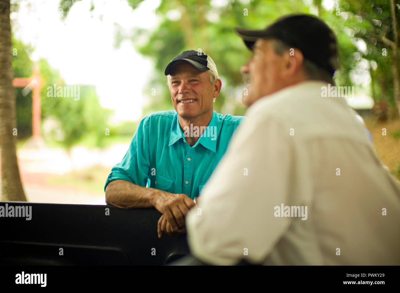 Two farmers talking discussion hi-res stock photography and images - Alamy