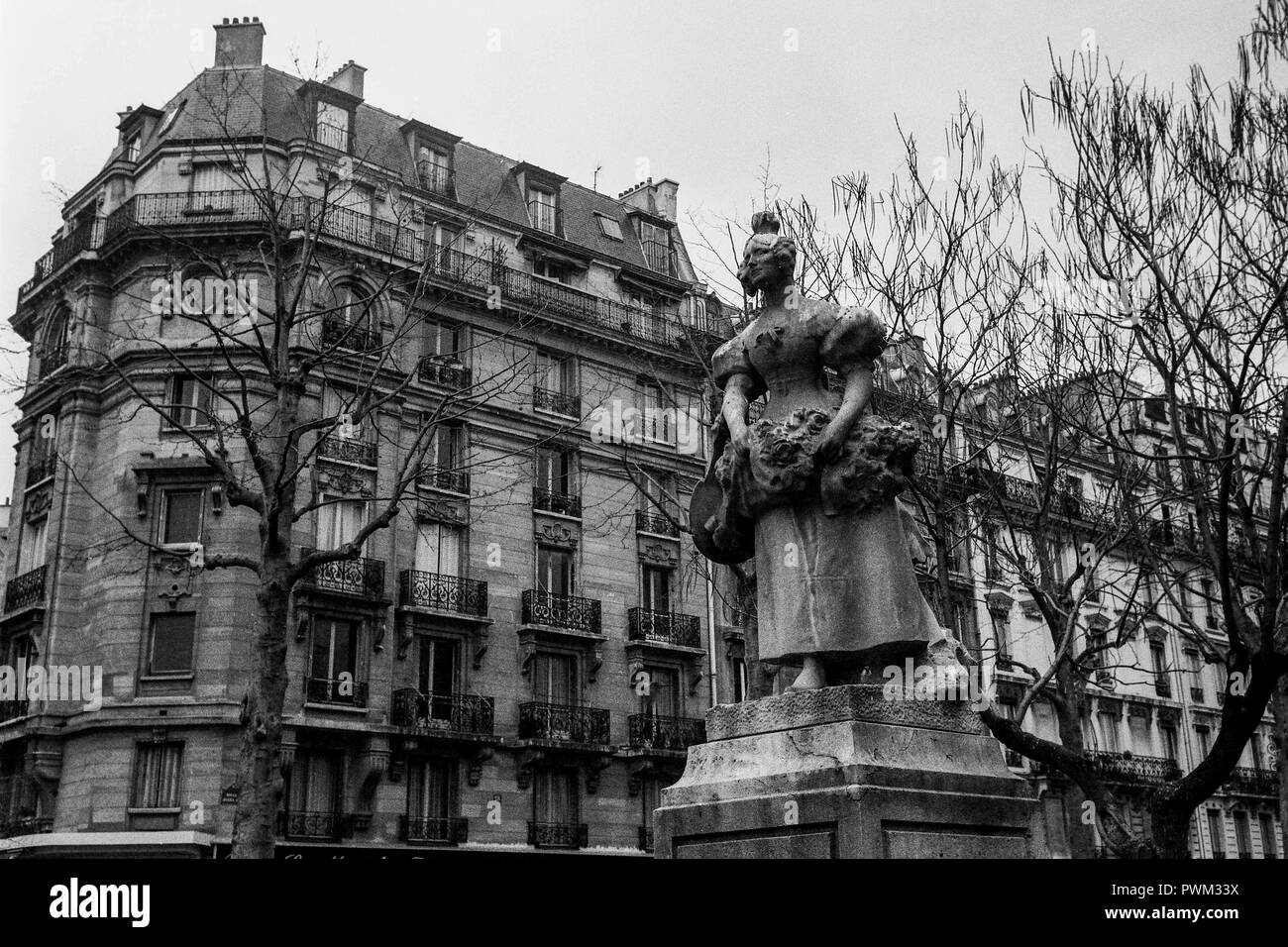 Canal Saint-Martin, La Grisette, Paris, France Stock Photo - Alamy