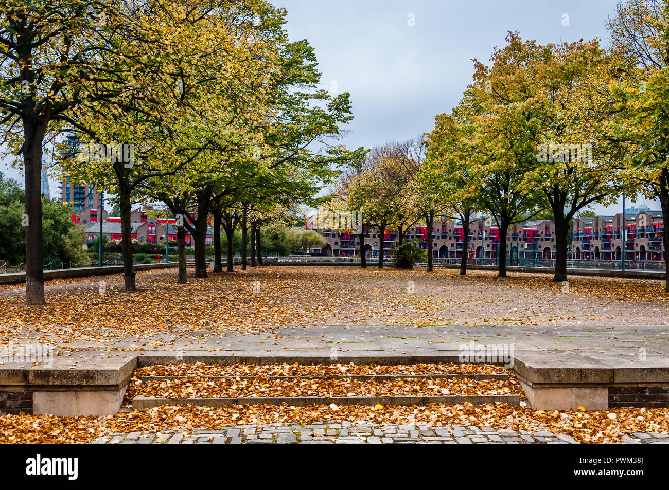Shadwell old basin hi-res stock photography and images - Alamy