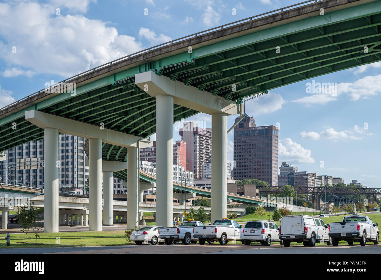 Expressway bridge and buildings in downtown Memphis Stock Photo - Alamy