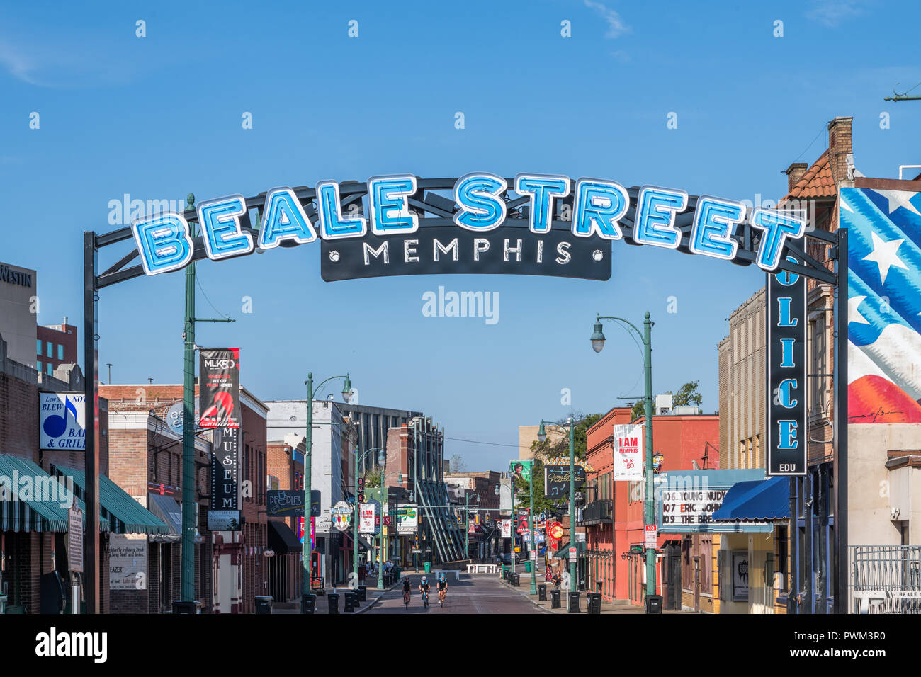 Memphis design architecture hi-res stock photography and images - Alamy
