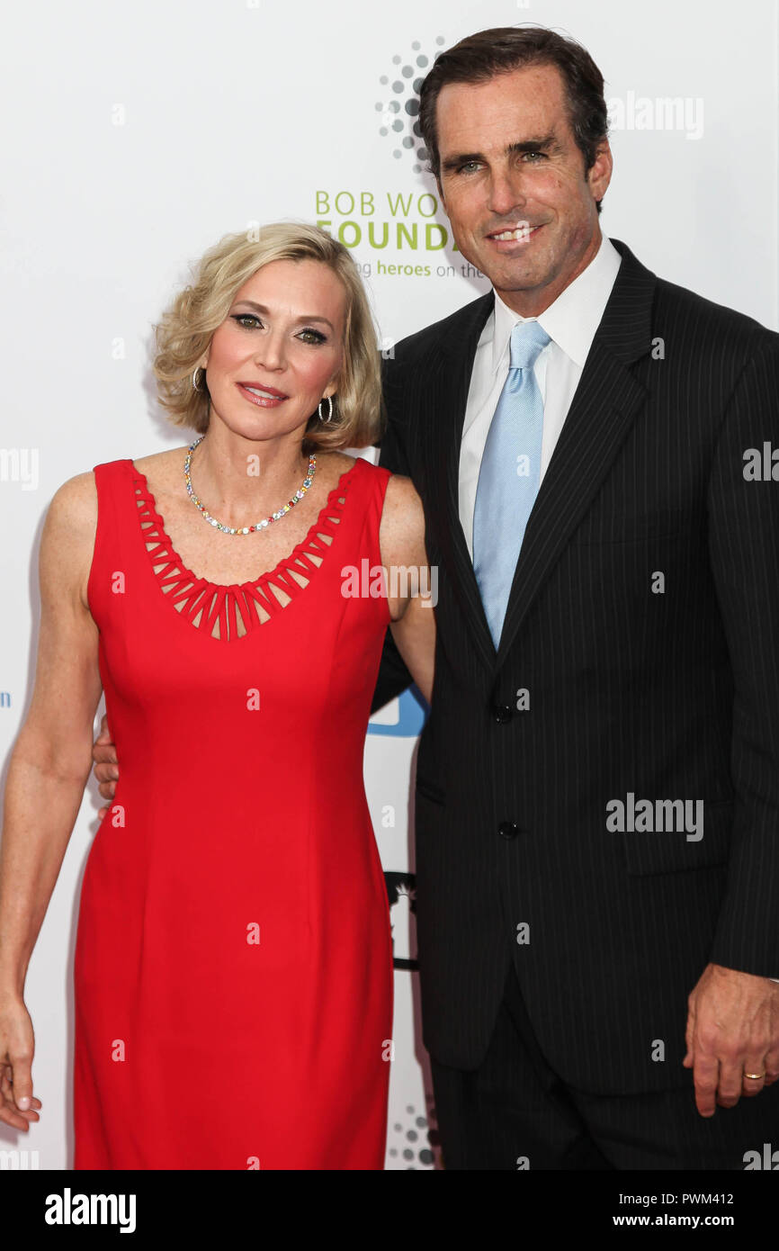 NEW YORK, NY - NOVEMBER 06: Journalist Bob Woodruff and Lee Woodruff ...