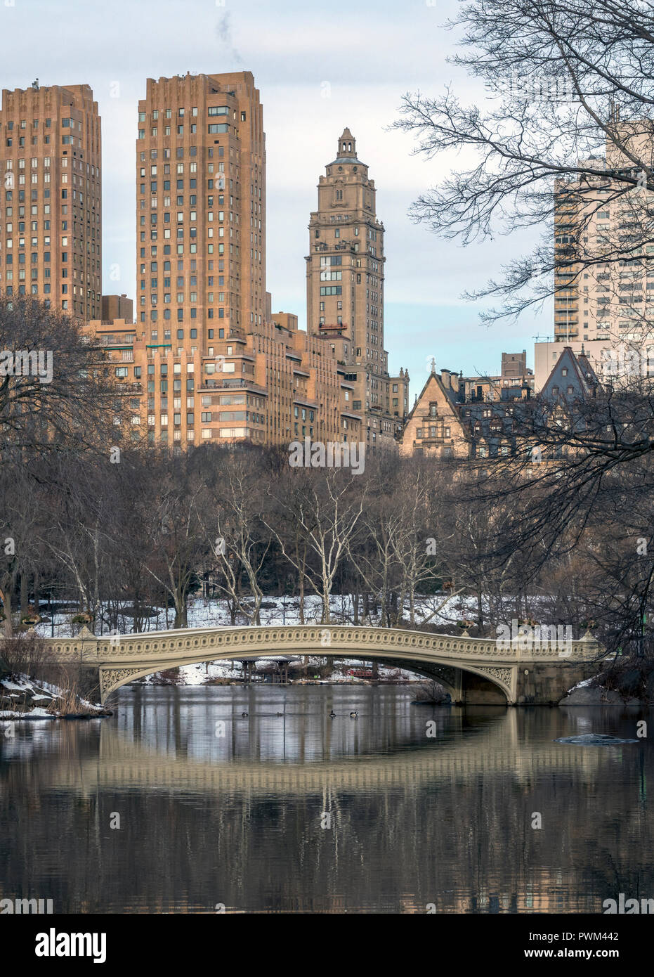 Bow Bridge in New York City, Central Park Manhattan Stock Photo - Alamy